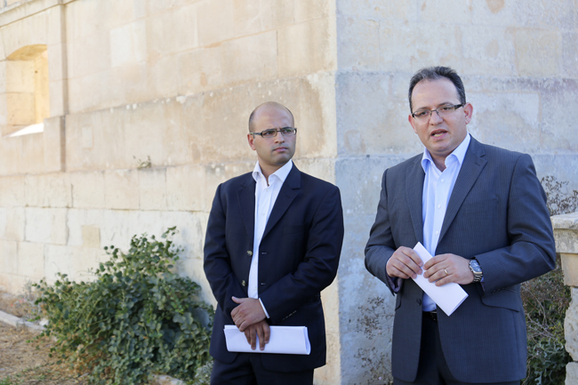 Australia Hall sale: PN says government iis 'morally corrupt'; PL ...