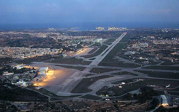 Tourism minister investigates blacking out of airport runway - The ...